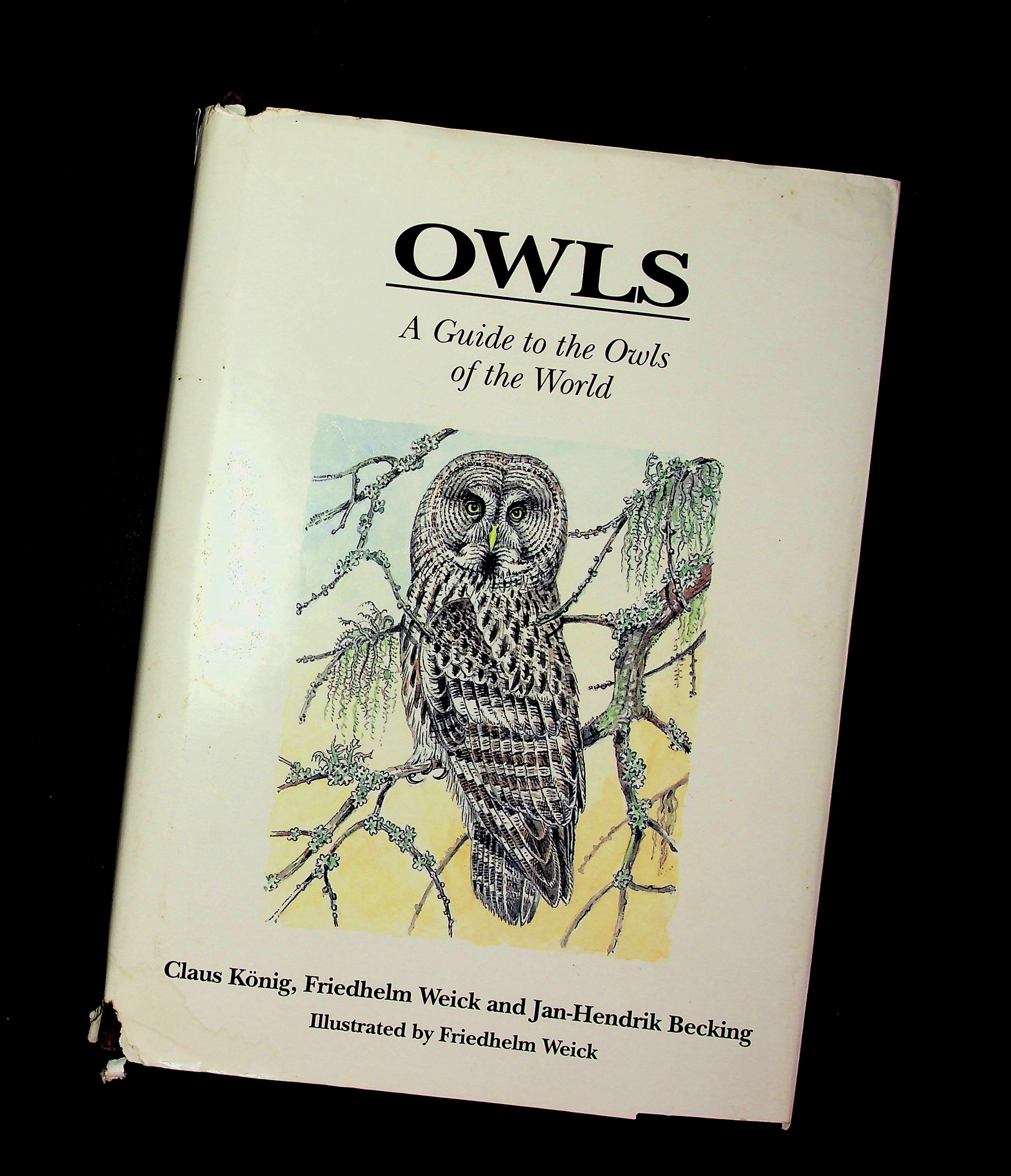 Owls: A Guide to the Owls of the World